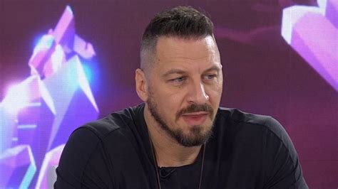 Vastag Csaba Holnaptól kezdve ezt én már nem akarom csinálni Kiskegyed videó Kiskegyed