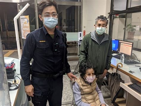 外出運動忘返家路 興安警護送九旬老婦返家