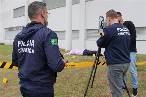 Peritos Da Polícia Científica De Santa Catarina Realizam Treinamento