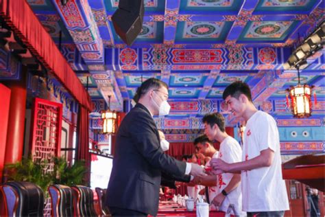 上海体育学院2022级新生开学典礼举行 陈佩杰院长作《共聚清源，一起向未来》开学第一课 上海体育大学研究生院