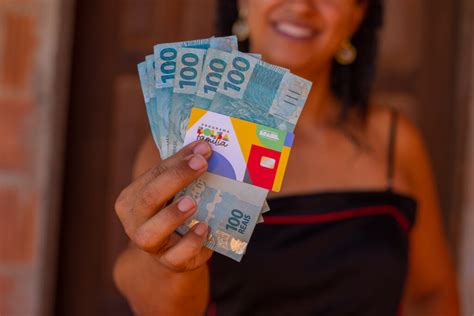Abril terá pagamento unificado do Bolsa Família Confira os NIS que