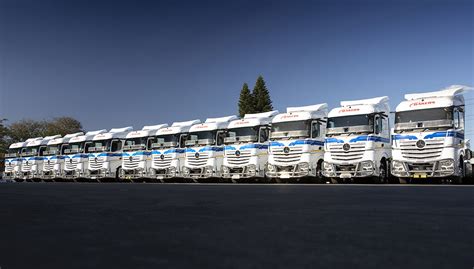 Transport Online Grote Aflevering Voor Daimler Trucks Zuid Afrika 90