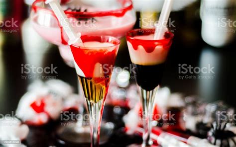 혈액 거미와 얼음 조각 소 름 할로윈 파티 칵테일 가을에 대한 스톡 사진 및 기타 이미지 가을 각얼음 거미 Istock