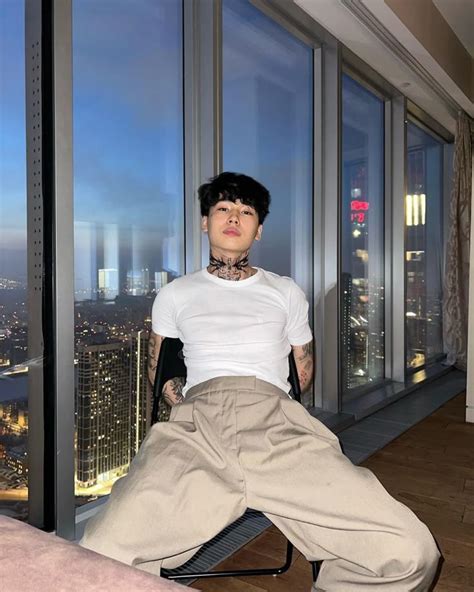 Pin by Rayana on Пины Cute asian guys Guys clothing styles