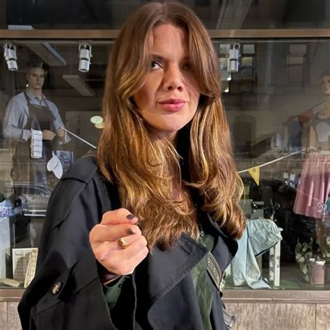 Laura Ellsinger Ellsinger • Threads Say More