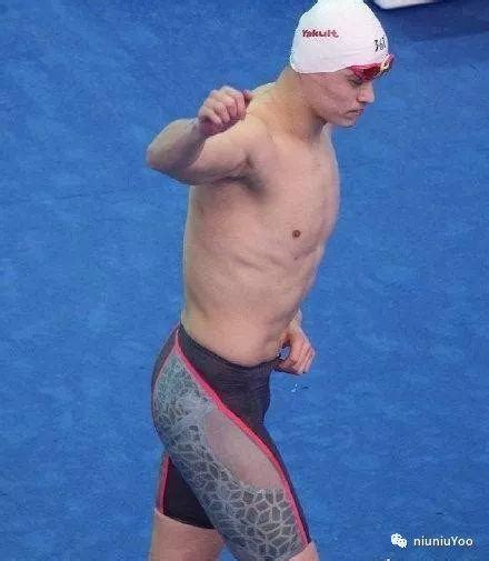 孙杨穿透视豹纹泳裤出镜！网友：这 工作服”太辣眼睛！