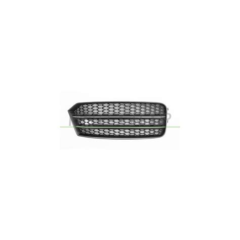 GRILLE DROITE DE PARE CHOCS AVANT
