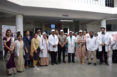 डेंटल कालिज द्वारा विश्व तंबाकू निषेध दिवस के उपलक्ष्य में बाइक रैली का