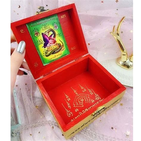 泰國佛牌真品，龍婆測能量寶盒，增加佛牌效果及力量，增加請供者人緣魅力，事業順利，招財吸財，避險h03 Victoria Palace