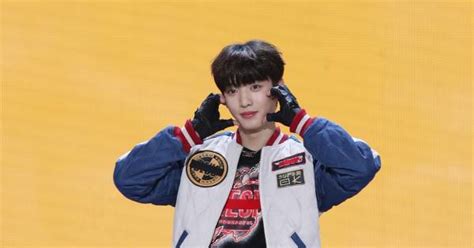 [포토] 싸이커스 유준 볼하트가 예쁘네