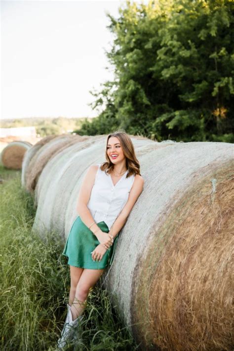 Senior Pictures Field And Hay Bales In 2024 Hay Picture Hay Bale