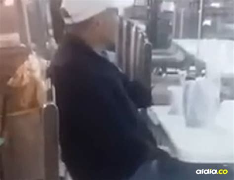 VIDEO Mujer Graba A Hombre Que Se Masturbaba En El Medio De Una