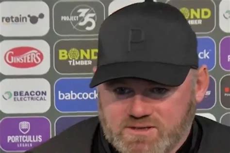Wayne Rooney Aims Light Hearted Dig At Ex Man United Team Mate Gary