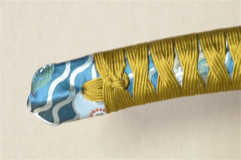 中古模造刀 B17 平家重宝 小烏丸 【錦包糸巻太刀拵】 日本刀｜刀剣や居合道着の通販なら池田美術 居合刀を中心に幅広く販売