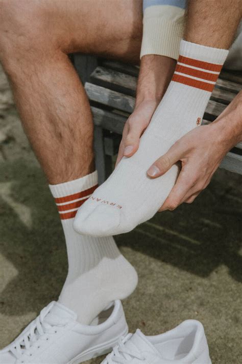 6 Mistakes To Avoid When Wearing Socks