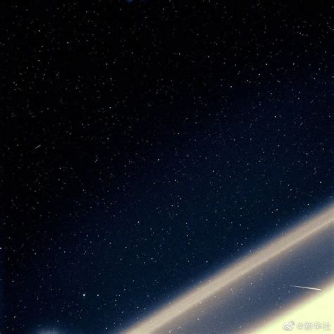 仰望一号拍到流星雨光临地球画面 搜狐大视野 搜狐新闻