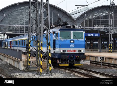 Class 362 Electric Locomotiveprague Main Stationczech Republic Stock