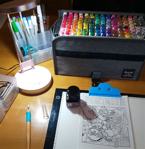 Am【アナログ絵師自称】 On Twitter ちなみに誰にも聞かれてはいませんが、こんな感じの道具で描いてます😎← そして落書きも