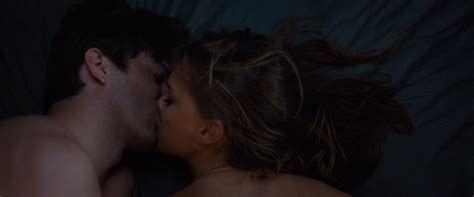 Natalie Portman Nua Em No Strings Attached