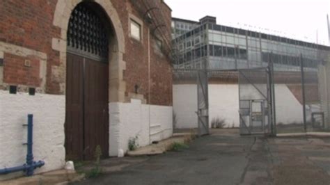 Police Stage Anti Drugs Operation At Dorset Prison Itv News West Country
