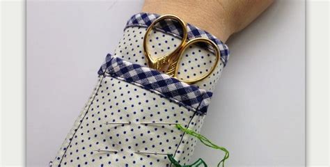 Scissors And Pin Cushion Wrist Cuff Quilting Digest