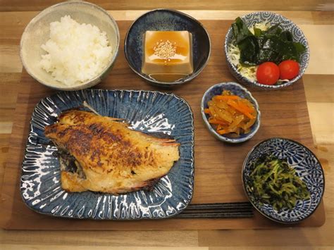 焼魚赤魚の粕漬の献立2023年5月16日の夜ごはん 我が家の献立の記録、糖尿病で食事制限、リウマチの記録