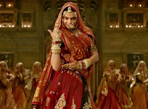 Stills Of Deepika Padukone From Padmavatis Ghoomar Song
