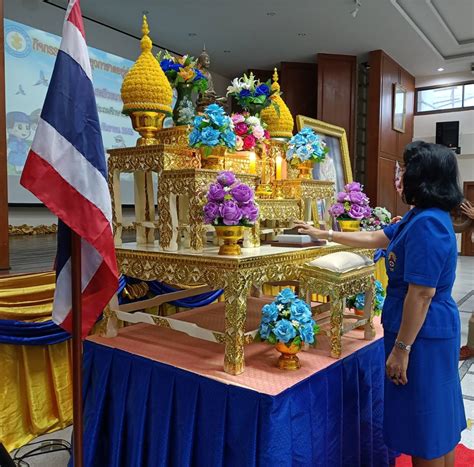 กิ โรงเรียนสตรีวรนาถบางเขน Satrivoranart Bangkhen School