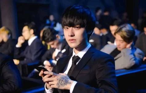 【英雄联盟】大舅子第一，卡萨第三韩网票选lpl最帅的三名选手 3楼猫