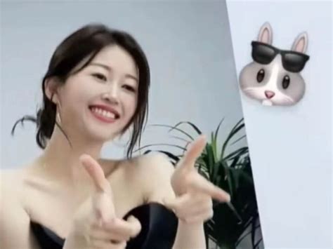 Tonton44主播：免费直播性爱表演和聊天 Stripchat