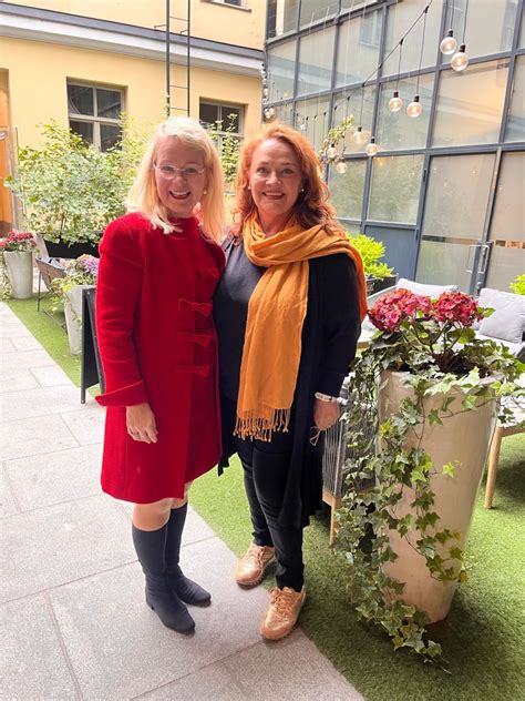 Lilly Korpiola Johtamisen Ja Viestinnän Huippuasiantuntija Oli Alustajana Pauliina Airaksinen