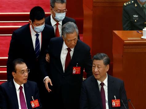 Former Chinese President Hu Jintao Mysteriously Escorted Out In Front