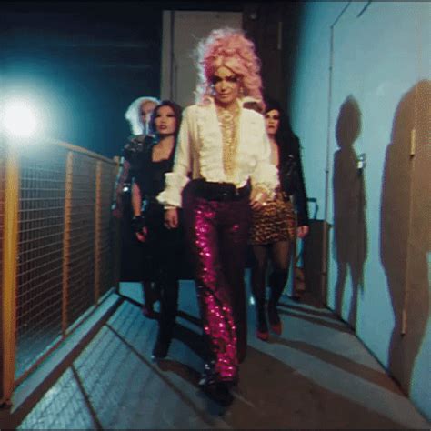 Happy Dance  By Shania Twain Find And Share On Giphy