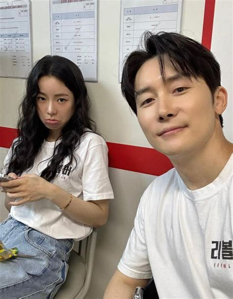공개 연애 임지연 男 배우와 투샷 공개→누나 자꾸 딴 남자랑 사진 찍는다 텐아시아
