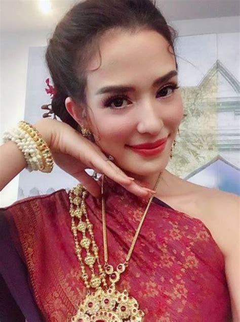 รวมแบบทรงผมเข้ากับชุดไทย ตามรอยบุพเพสันนิวาส Ladyissue เว็บรีวิว
