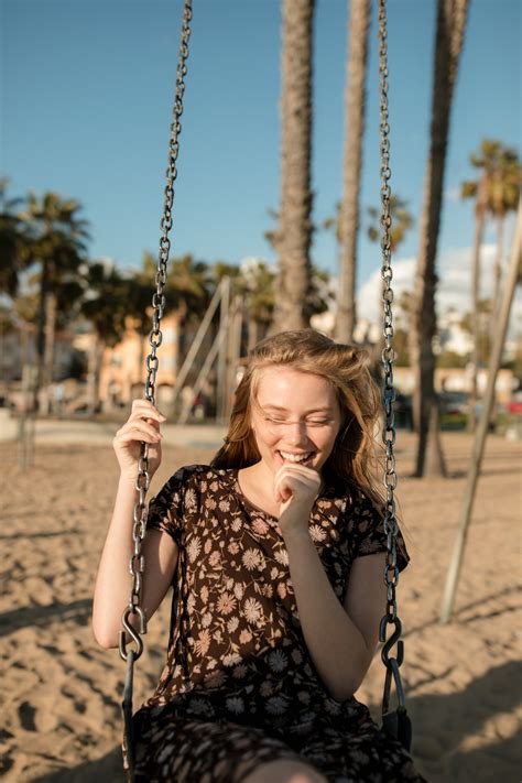 What Your Attachment Style Might Be Based On Your Zodiac Sign