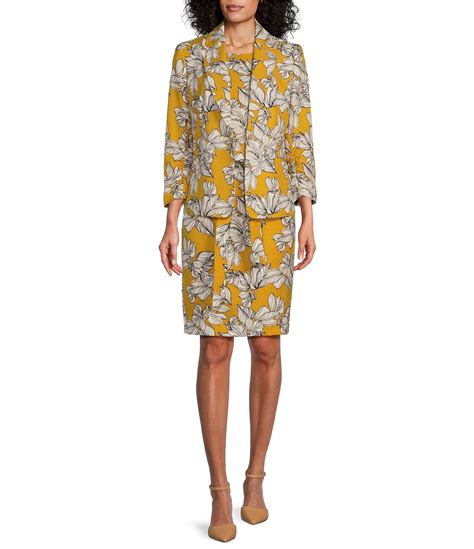 Kasper Floral Notch Collar Long Ruched Sleeve Blazer And Coordinating