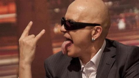 Никога Слави Трифонов не е бил нещо друго от вулгарен себичен водещ на нещо което му пишат 10