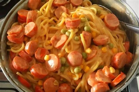Macarrão salsicha fácil e saboroso para você economizar tempo na