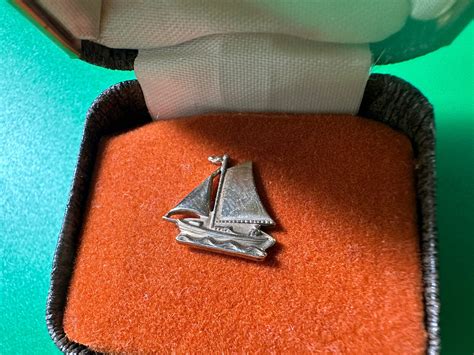 Vtg Krementz Gold Tone Sail Boat Tie Tack With Box Gem