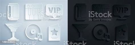 비닐 디스크 위치 Vip 칵테일 인사말 카드 음악 신디사이저 및 맥주 캔 아이콘을 설정합니다 벡터 3차원 형태에 대한 스톡 벡터