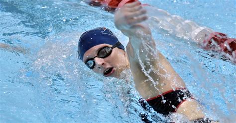 Penn Swimmer Lia Thomas Swims On Amid Controversy Sport