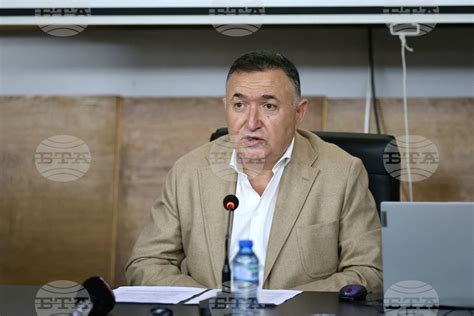 Кметове от Карловския регион планират да блокират за час Подбалканския път в сряда заради