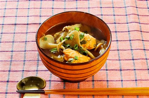 秋鮭と舞茸の味噌汁 レシピ うま味の活用 日本うま味調味料協会