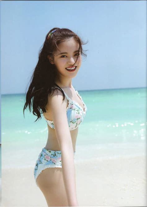 6 Hot Sexy Wang Yuwen Bikini Pics