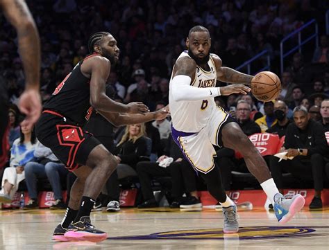 Nba Lebron James Opted Against Foot Surgery To Pursue Lakers Playoff