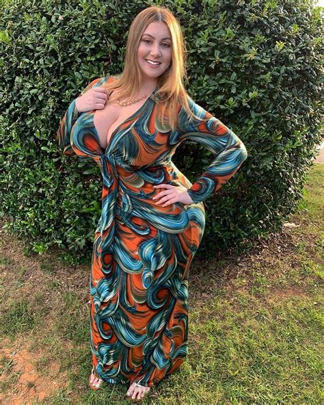 Pin On Beautiful Curvy Women