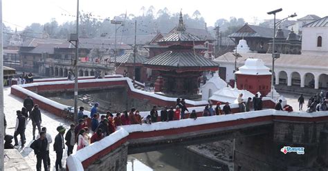 शिवरात्रीका लागि श्रृंगारिदै पशुपतिफोटोफिचर Himalaya Times