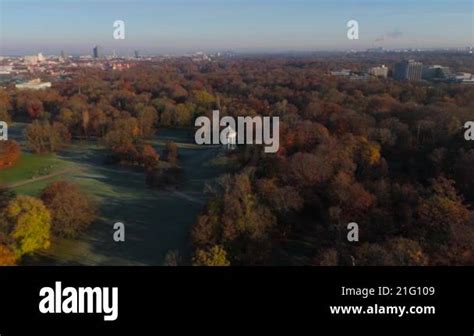 Monopteros Im Englischen Garten Deutschland Munchen Luftaufnahme Im Herbst Monopteros In
