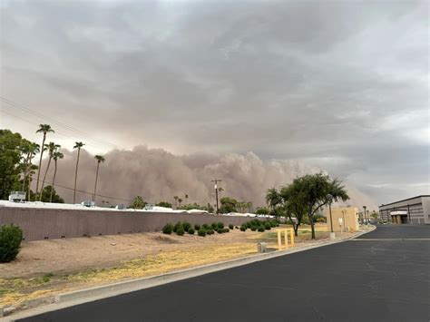 The Sandstorm Broke Part Of The Roof Disturbances At The Airport In